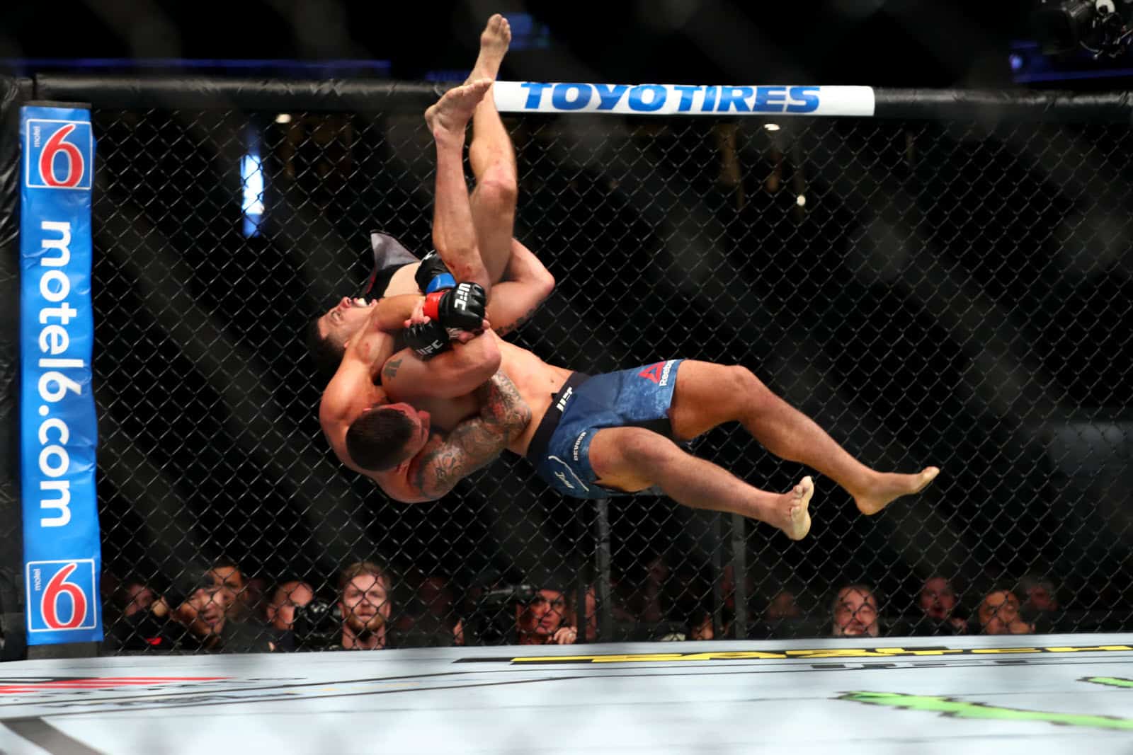 Le MMA Français : Un Spectacle qui Conquiert le Monde