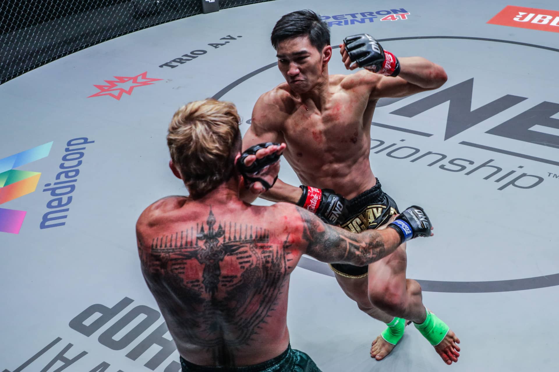 Paul Dena : ses débuts marquants chez Hexagone MMA